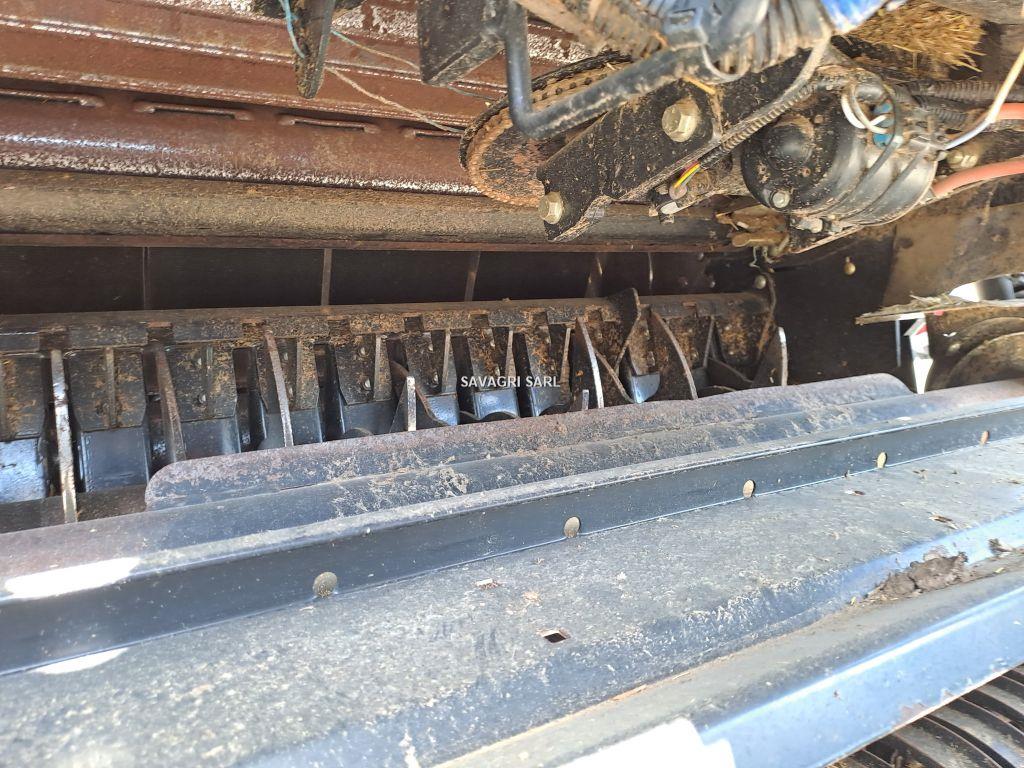 NEW HOLLAND ROLL-BELT 180 d'occasion - Presse ronde - 2018