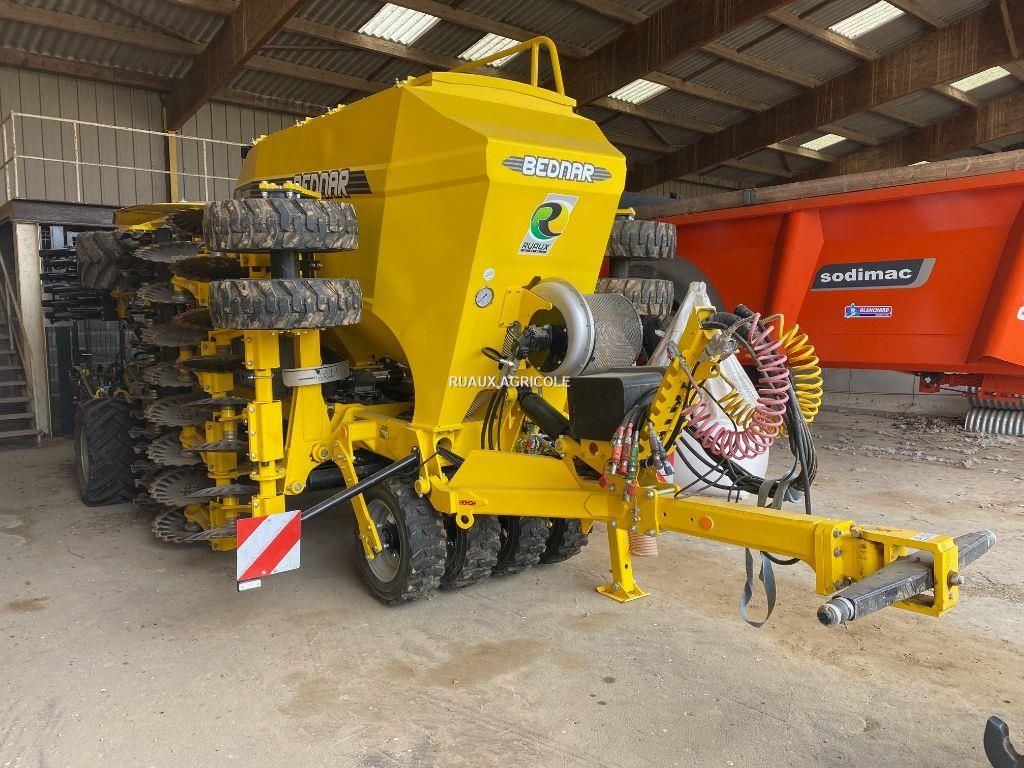 BEDNAR OMEGA OO 4000 FERTI d'occasion - Semoir à grains - 2022