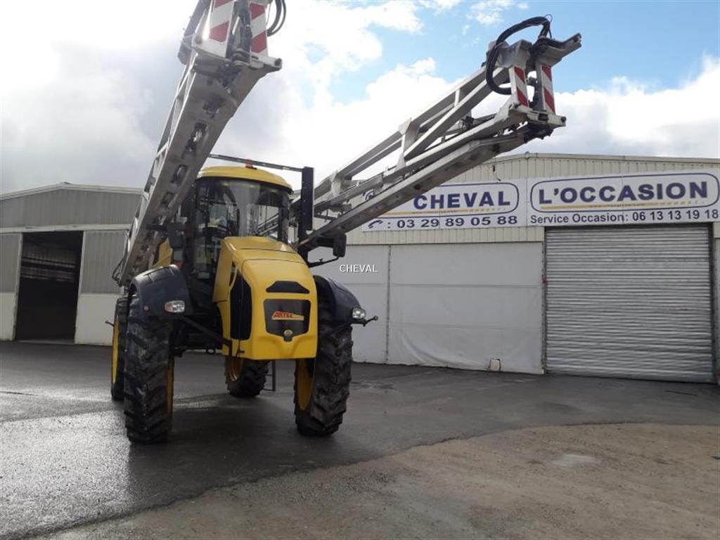 ARTEC F 40 d'occasion - Pulvérisateur automoteur - 210 ch - 2014