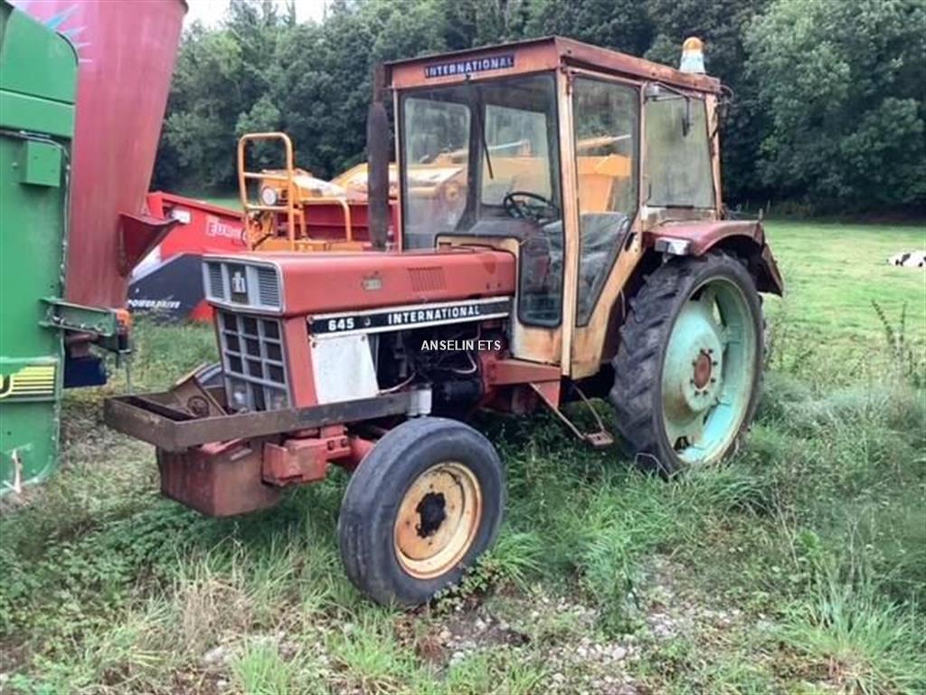 CASE IH 645 d'occasion - Tracteur agricole - 60 ch - 1985