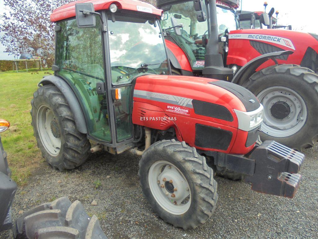 MC CORMICK F90 d'occasion - Tracteur vigneron/fruitier - 90 ch - 2012