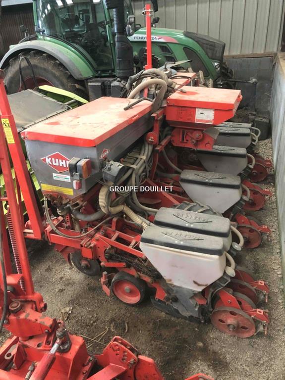 KUHN PLANTER 6 RANGS d'occasion - Semoir monograine - 2005