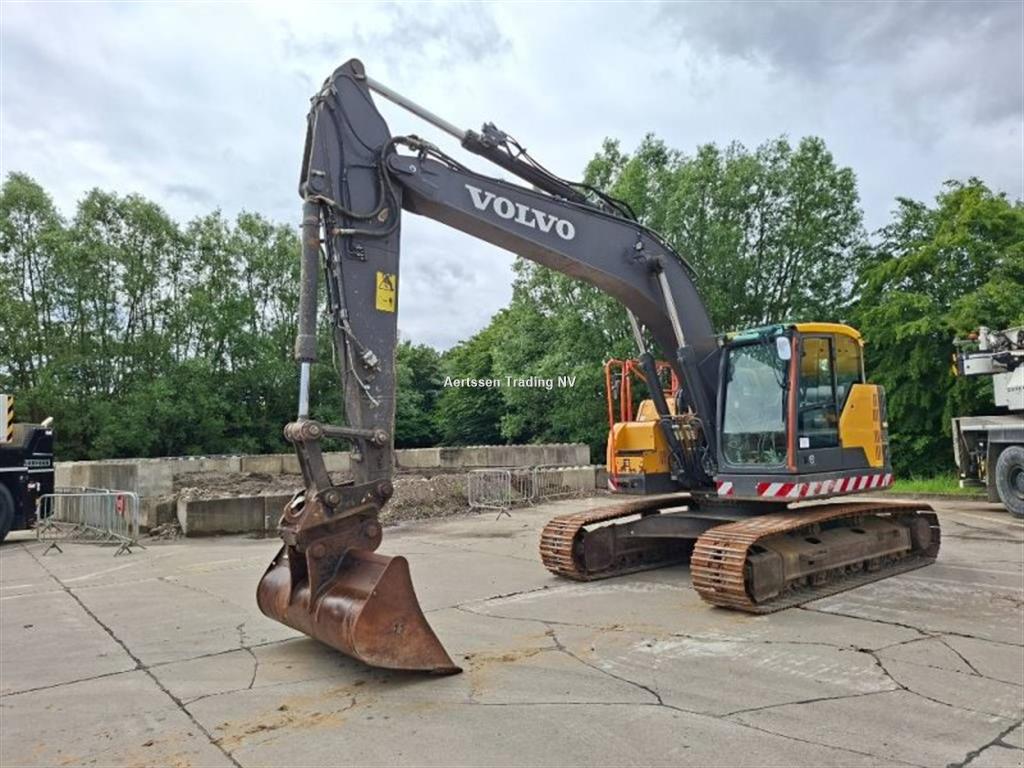 VOLVO ECR 235 EL (+3 BUCKETS) d'occasion - Pelle - 2017